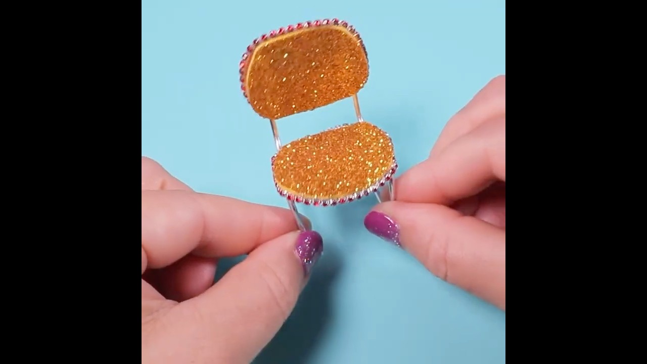 DIY Mini Hello Kitty Dressing Table and Chair | 1 Minute Miniature DIY #diyminiatures  #hellokitty