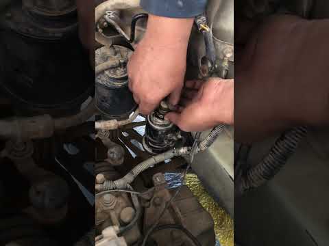 Toyota Camry Fuel filter locations and replacement 2000 model #automobile #modernautocar