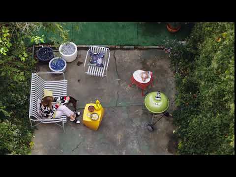 Explore Ellen Van Dusen’s colorful Brooklyn backyard | Design Within Reach