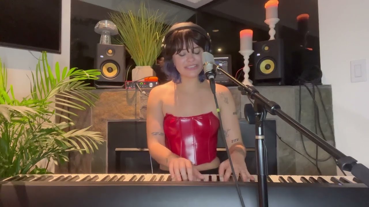 Melle Baby Music - Kiss From A Rose