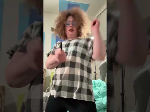 Curly hair and beautiful glasses is amazing #dance #dancer #hair #outfit