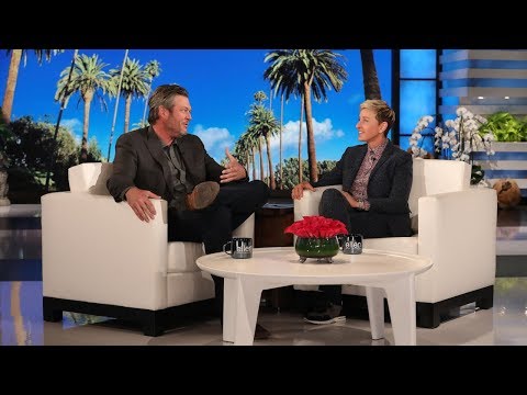 25 Times Celebrities Fell Offstage - Celebrity On-Stage Falls