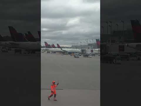 View from a Plane Taxiing at Minneapolis–Saint Paul International Airport in Minnesota