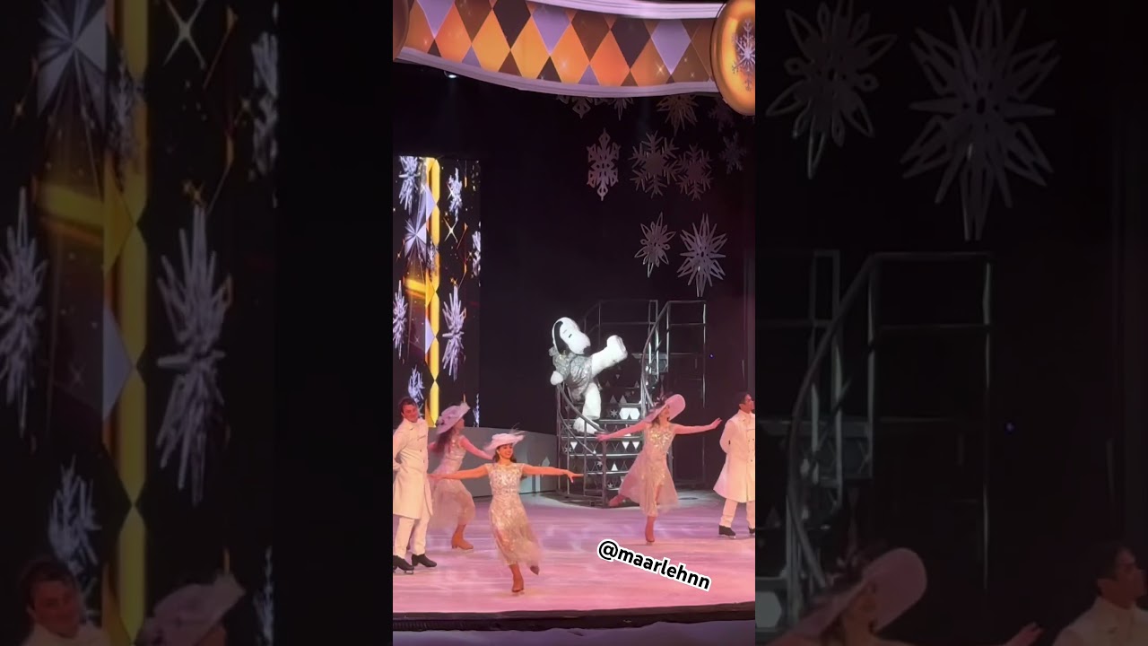Snoopy dancing to Juan Gabriel ❤️‍🩹🥹 #snoopy #snoopyonice #familytime #knottsberryfarm