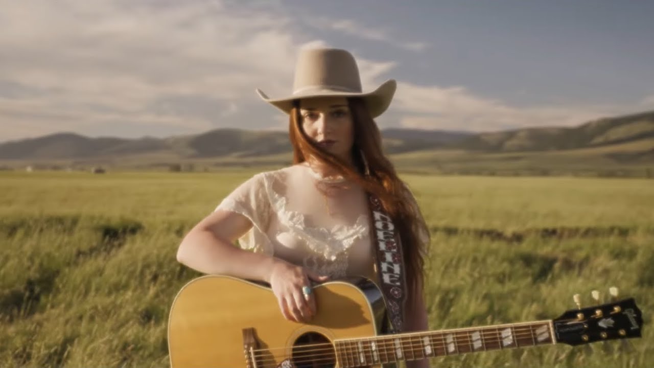 Noeline Hofmann - August (Official Video)