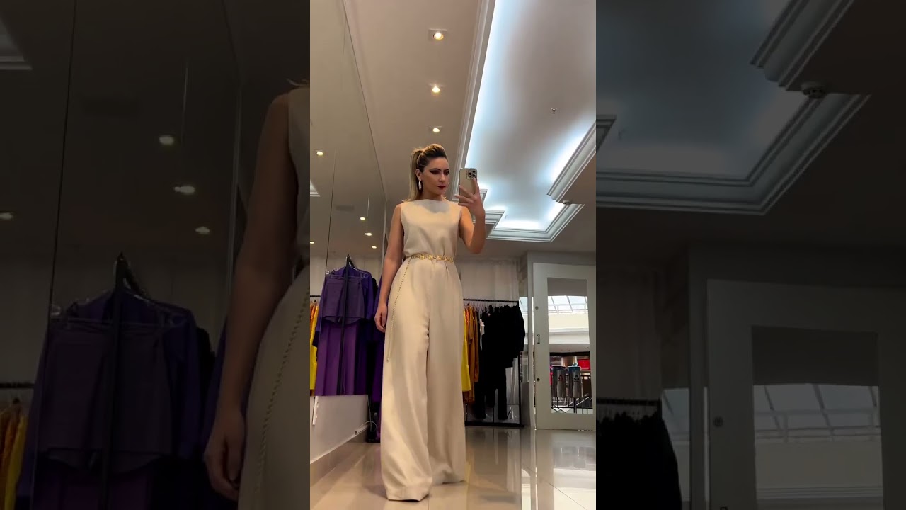 Um macacão nude é uma peça de roupa versátil e elegante.