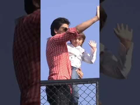 Shahrukh Khan 53rd Birthday Video with Abram Khan At Mannat | SRK Birthday 2018 Celebrations#shorts