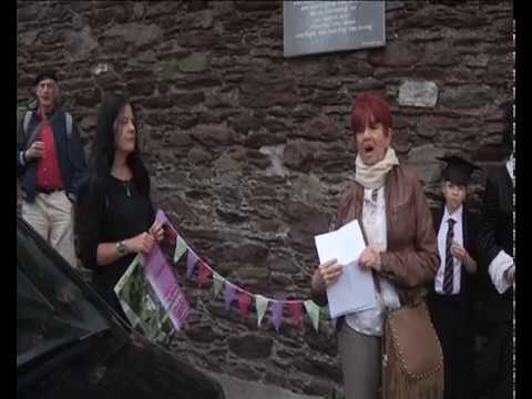 Helen O’Donovan sings at Mother Jones plaque, Cork | The Spirit of ...