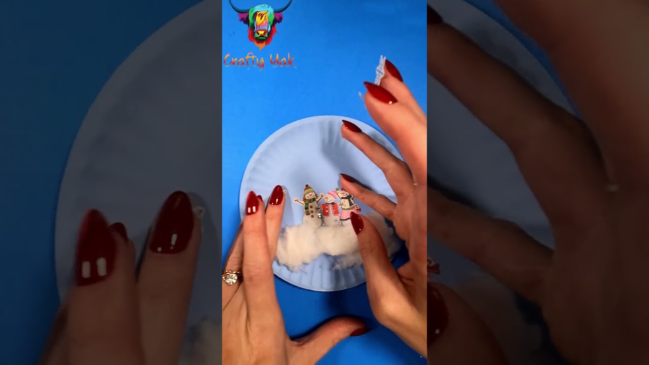 PAPER-PLATE SNOW-GLOBE. / winter.  #paperplatecrafts #winter #snowglobe