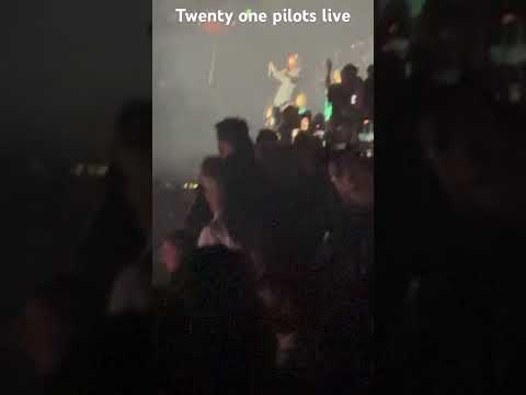 Twenty one pilots live show Amsterdam 2025 - performing magic and singing the best verse
