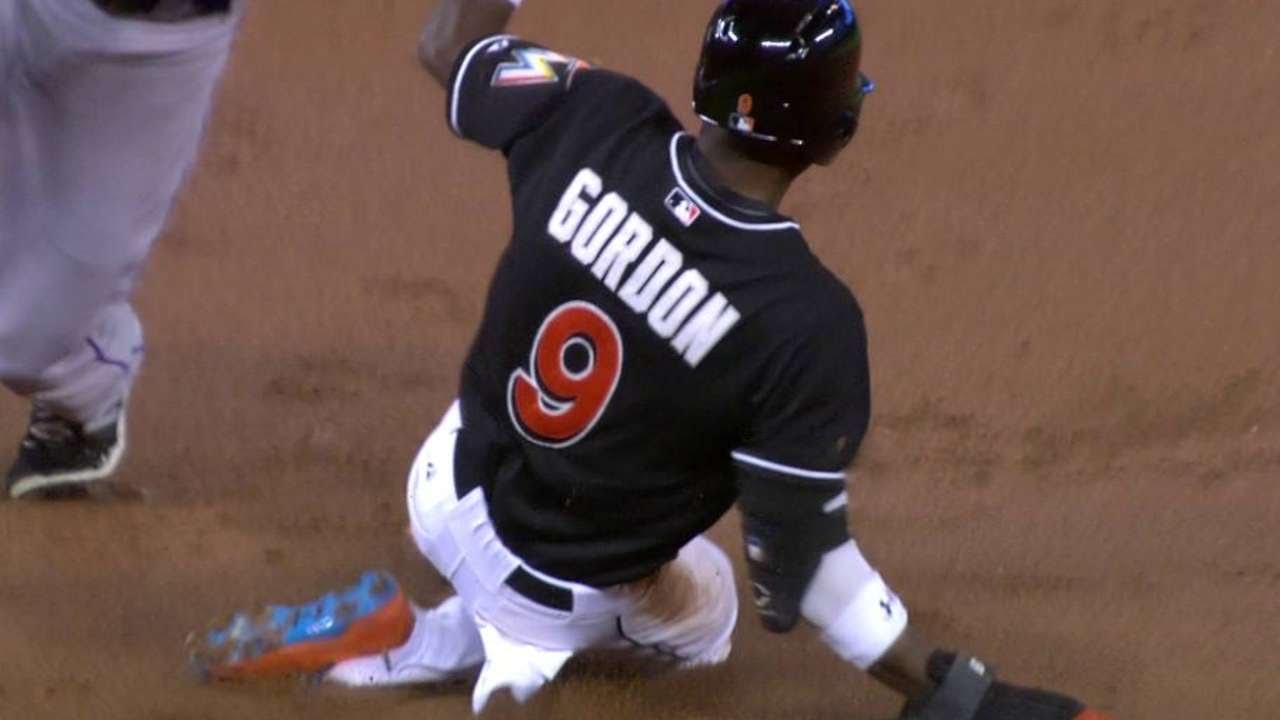 COL@MIA: Gordon swipes second base