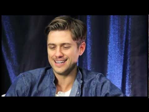 Show People Clip: "Les Miserables" Star Aaron Tveit on Filming His Epic Death Scene as Enjolras