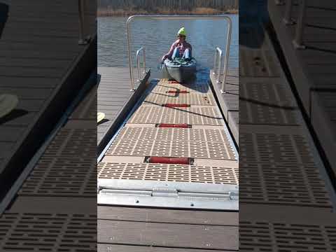 how to use a kayak launch.