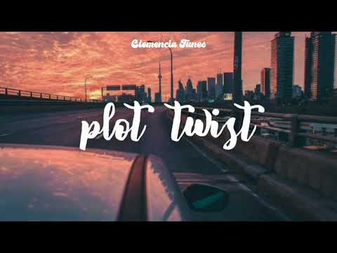 NIKI - Plot Twist (Lyrics)