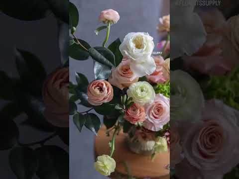 Beautiful & romantic floral arrangement I made for the photoshoot! #floralarrangement #floraldesign