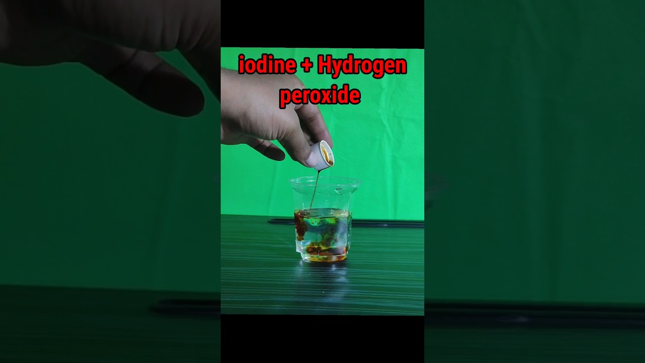 iodine and Hydrogen peroxide reaction experiment #shorts #scienceexperiment