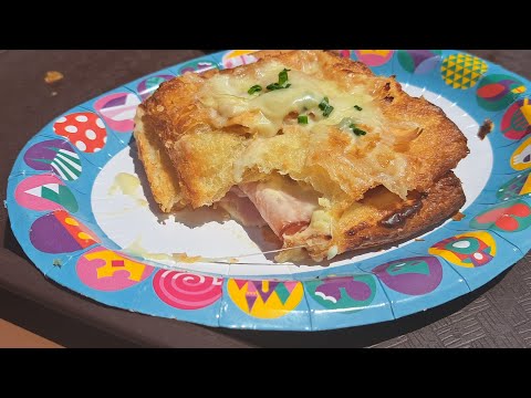 WDW Gaston's Tavern - New Food Alert #magickingdom #themeparkfood #disneyparks