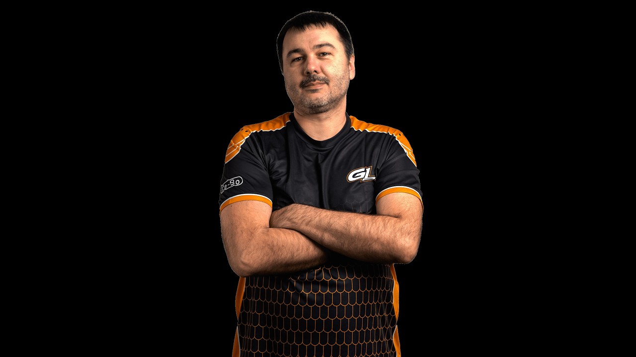 Early bird catches the snake!