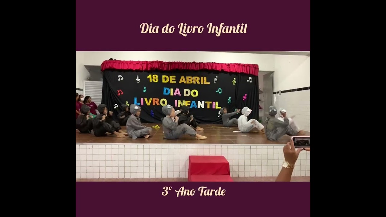APRESENTAÇÃO 3º ANO / DIA DO LIVRO INFANTIL - 2023
