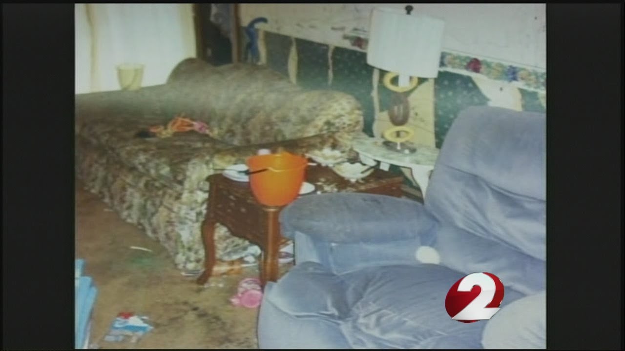 Springfield Police officer's children removed from his filthy home