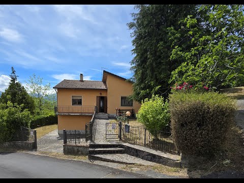 Villa con terreno suddivisa in due unità , splendido panorama sulla Garfagnana Richiesta ⏠250.000