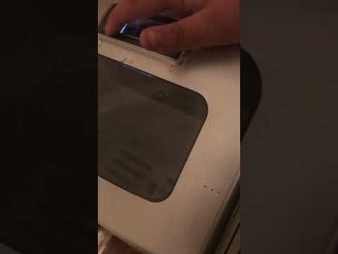 How to use Frigidaire ice maker