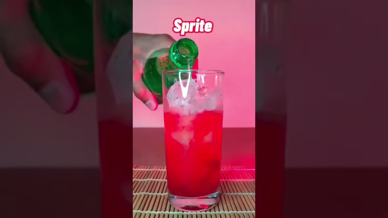 Cóctel de Cereza: Elegancia y Sabor en un Sorbo 🍒🍹 #Bartender #CocktailExquisito #RecetasDeCócteles