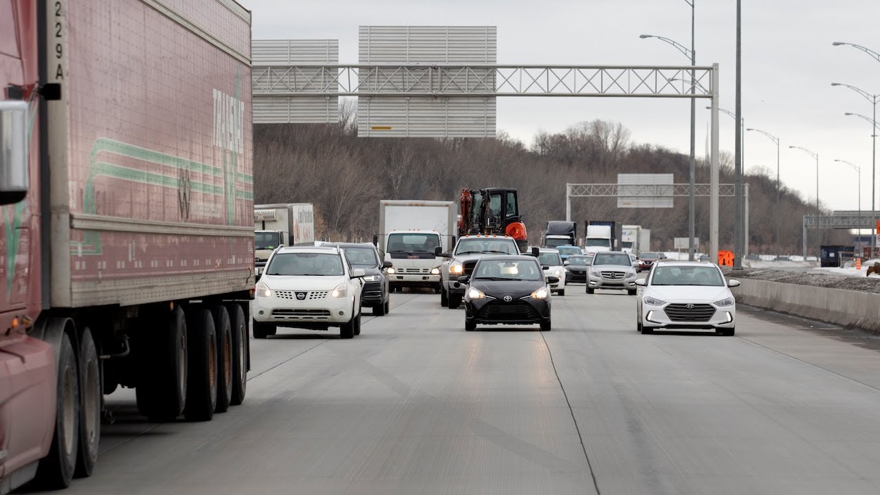 Missing lane markers on Turcot Interchange