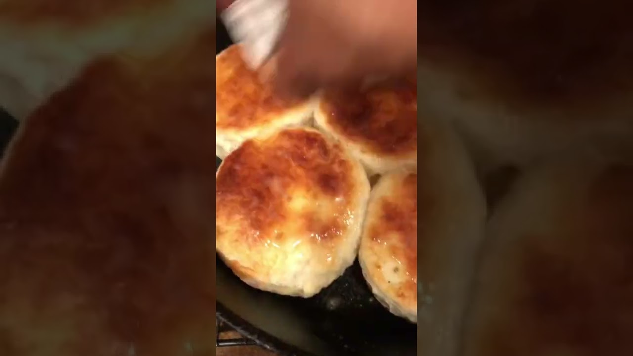 OLD THYME BUTTERMILK BISCUITS