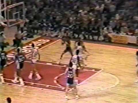 Julius Erving (26pts) vs. Nuggets (1978)