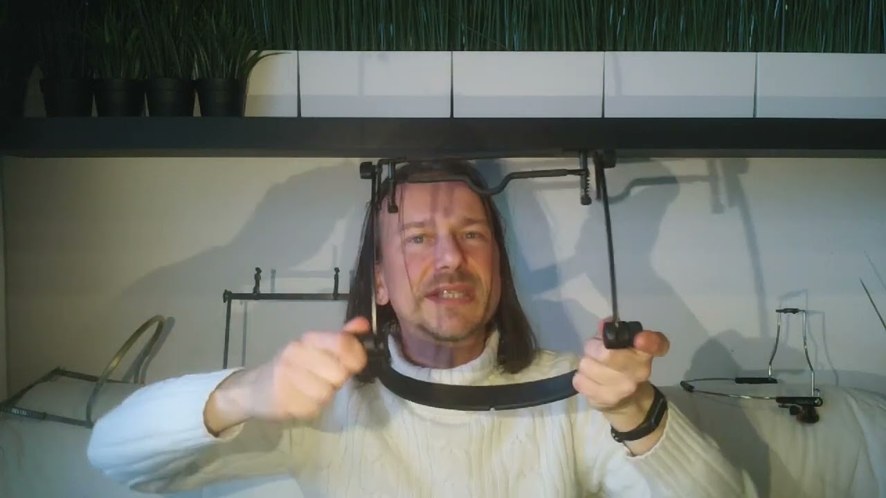 Harmonica Holders compared - best neck rack?
