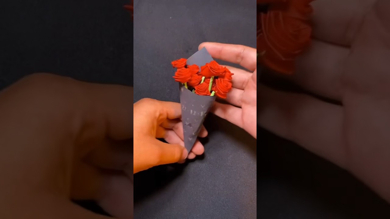 Mini ramo de rosas #manualidades #floresdepapel #origami #rosaseternas