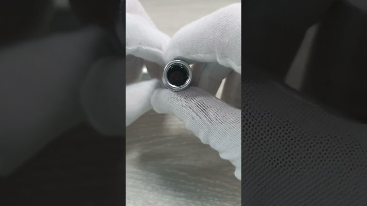 Straight, hot-swappable, metal, self-locking aviation plug and socket connectors