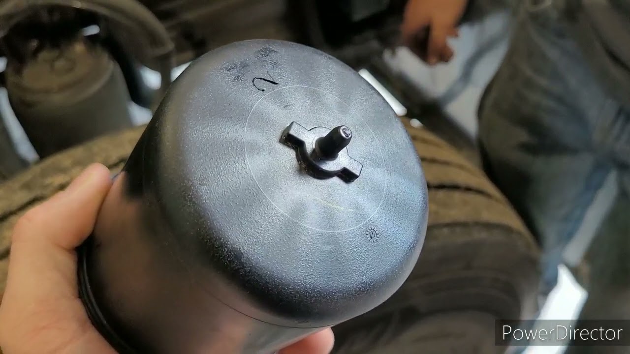 Paccar MX13 Oil Change