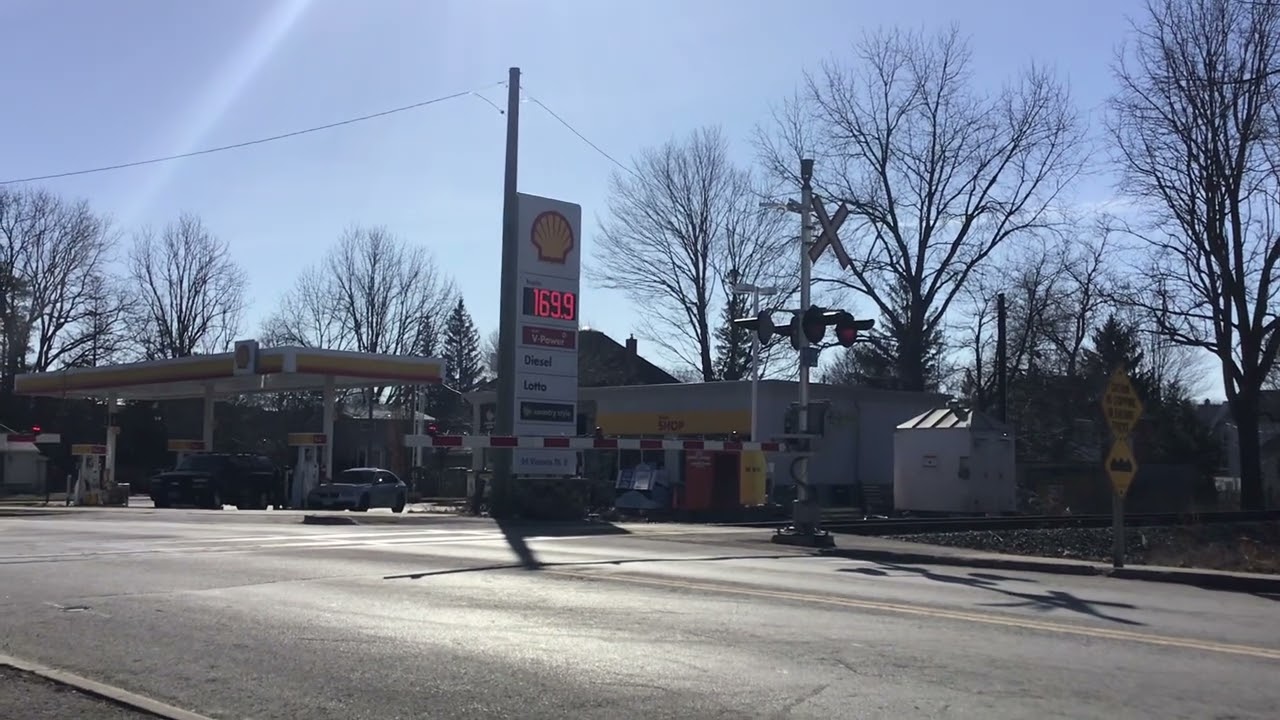 CP train T39/Honda job 6239 leading
