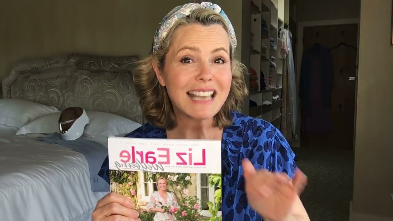 How to apply bronzer, with Delilah Cosmetics | Liz Earle Wellbeing