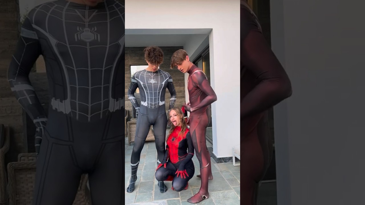 1 girl and 2 boys 💕@svandyloveshorts #cosplay #bodysuit