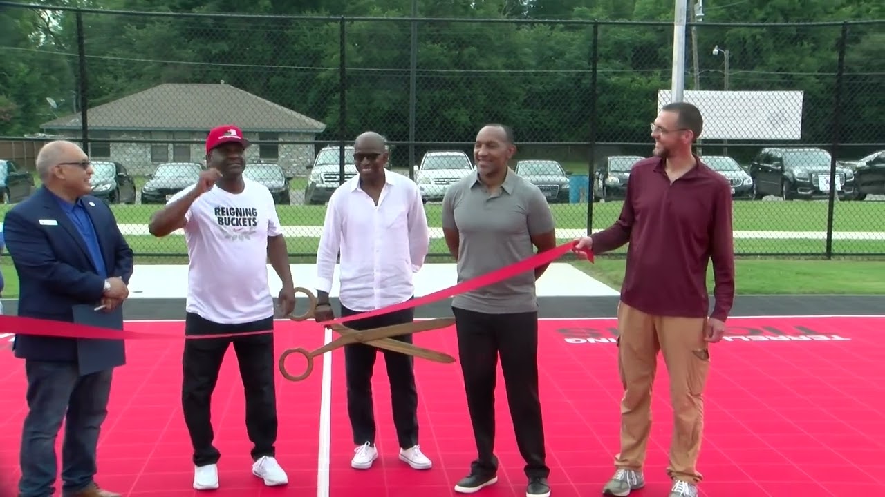 JAMIE FOXX RIBBON CUT TERRELL TX.  2023