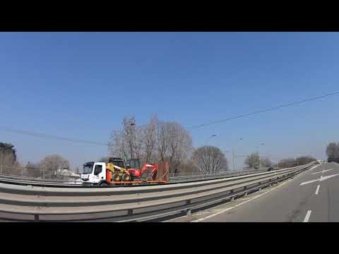 Milano, sul ponte della Ghisolfa