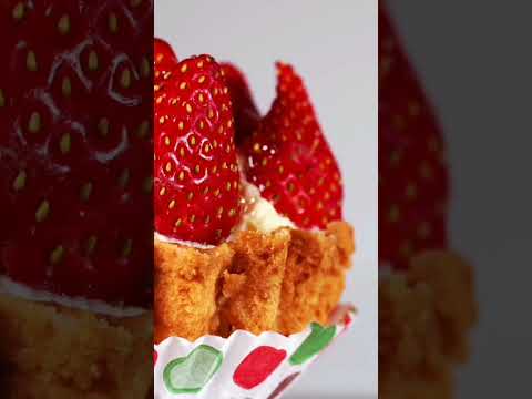 Bella ciao | Strawberry cake 🍓🍰 | Yummy food | Rabee #shots