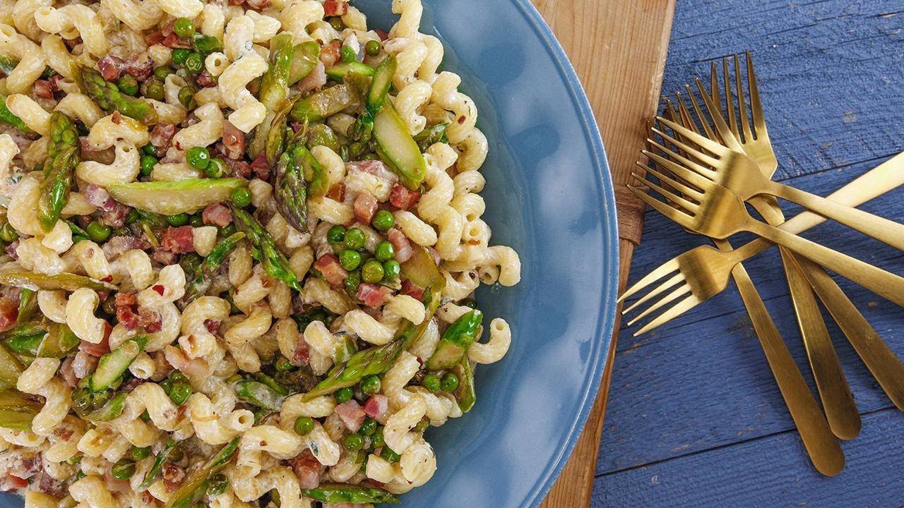 Rachael's Spring Mac n Cheese with Peas and Asparagus