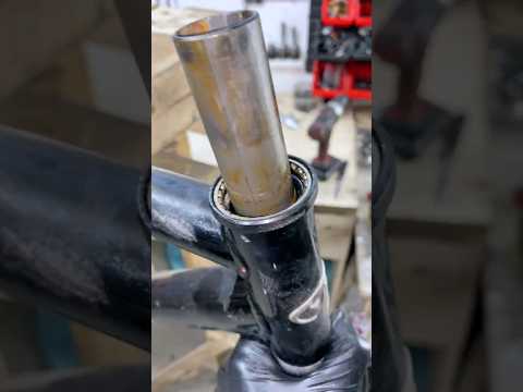 Full Guide: Removing a Retro Bike Headset #mtb #bikerestoration #vintagebike #bikerepair