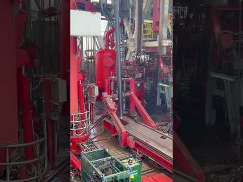 How to extract oil offshore, CNOOC offshore drilling platform