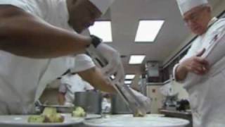 How To Become A Food Service Specialist - Zippia