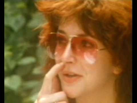 Kate Bush: Splendid Concert Documentary from 1980 | Doodle Dandy