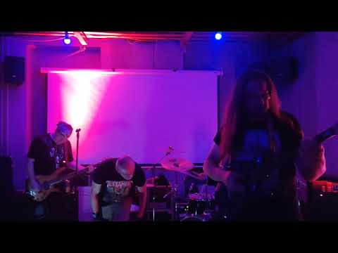 DEFINITION -Children Of The Grave (cover Black Sabbath)