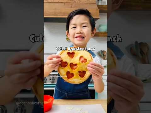 Cute and easy heart tortilla pizza! 🍕❤️ #valentinefood #kidschef #kidsbaker