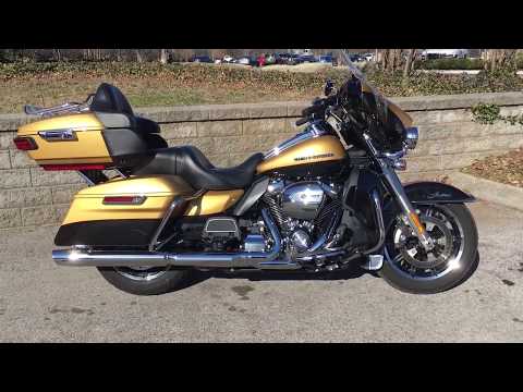 2017 Harley-Davidson Ultra Limited in Black and Gold