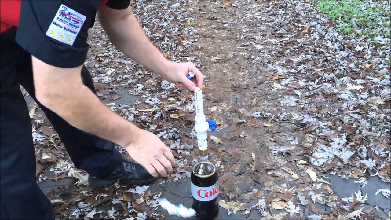 Awesome Diet Coke and Mentos Eruption