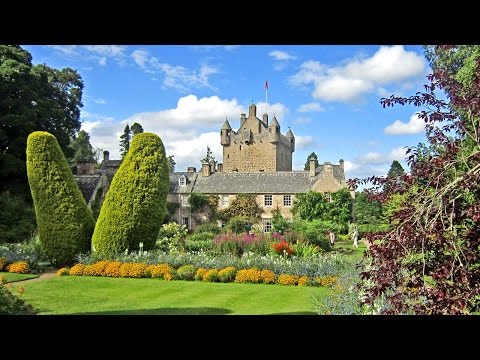 Cawdor Castle Scotland • Shakespeare's Macbeth and the Thane of Cawdor
